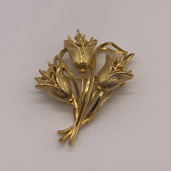 Lisner Jewelry | Jewelry | Vintage Lisner Bouquet Flowers Tulips ...